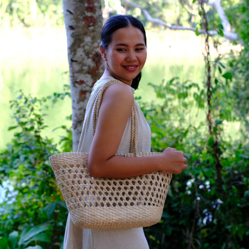 Toong Gluay Leg - PLATFORM